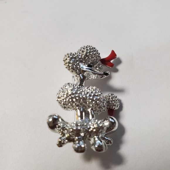 Unsigned | Jewelry | Vintage Sitting Poodle Dog Silver Tone Brooch Pin ...